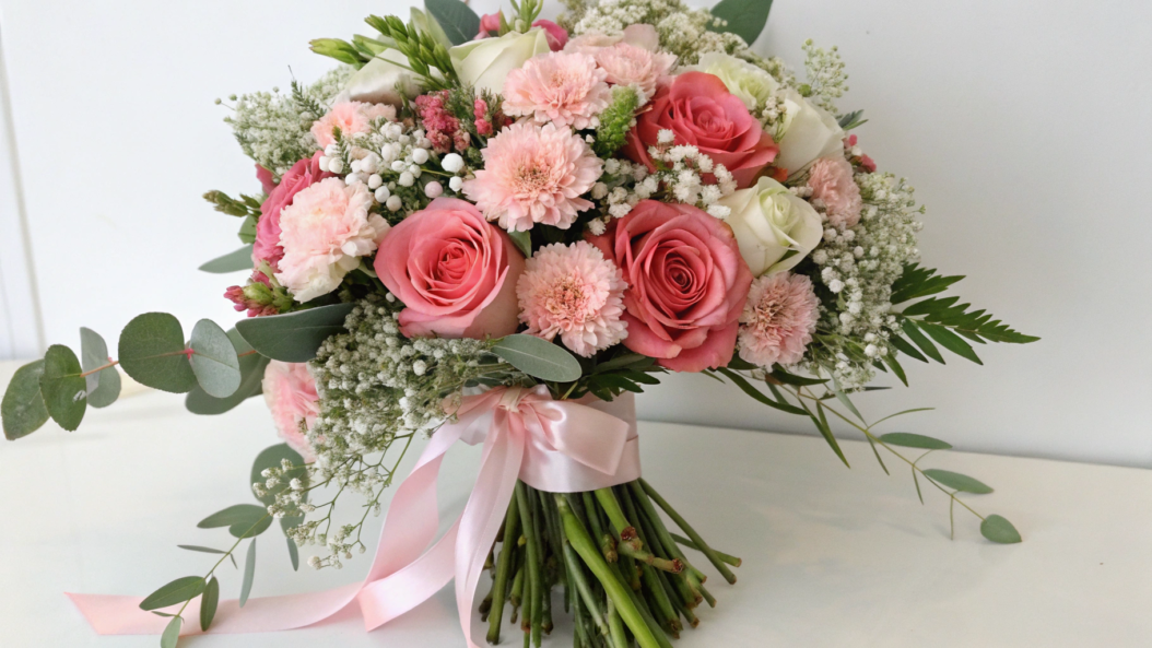 12 Stunning DIY Spring Flower Arrangements You Can Make at Home 2025 ...